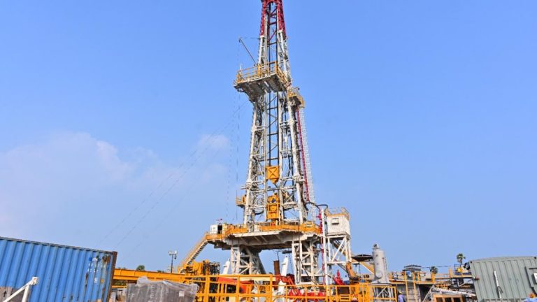 Megha Engineering and Infra to commission 15 oil and gas rigs for ONGC - Projects Intelligence News